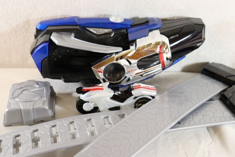 Kamen Rider Drive / DX Mach Driver with Signal Mach Used