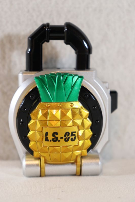 Kamen Rider Gaim / CSM Complete Selection Modification Lockseed Gaim Set