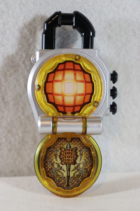 Kamen Rider Gaim / DX Mango Lockseed Used