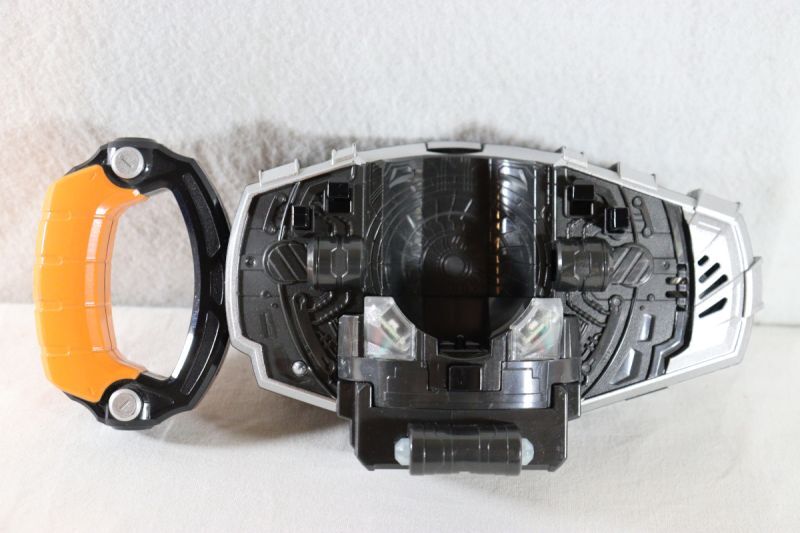 Kamen Rider Ghost / DX Ghost Driver with DX Ore & Edison Ghost Eyecon ...