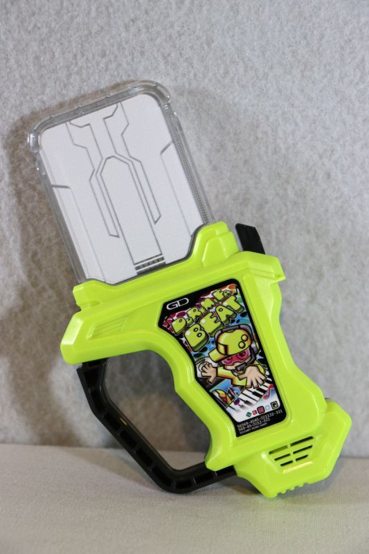 Kamen Rider Ex-Aid / DX Doremiga Beat Gashat with Package