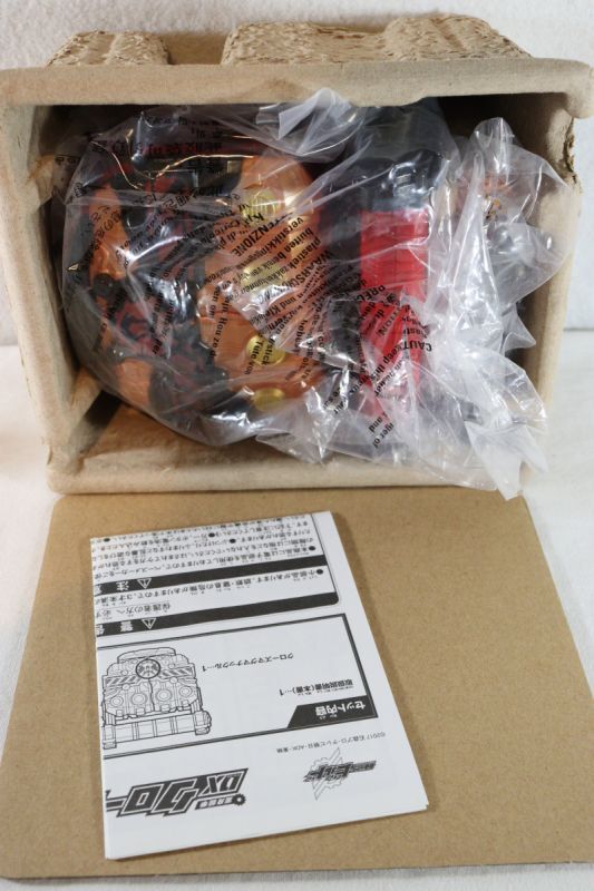 Kamen Rider Build / DX Cross-Z Magma Knuckle with Package