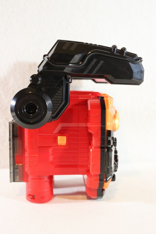 Kamen Rider Build / DX Cross-Z Magma Knuckle with Package