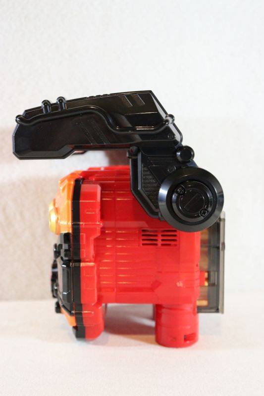 Kamen Rider Build / DX Cross-Z Magma Knuckle with Package