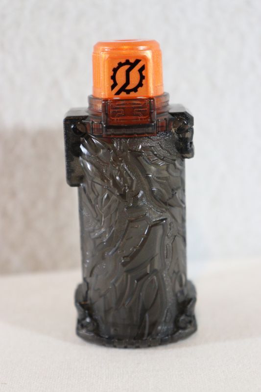 Kamen Rider Build / DX Cross-Z Magma Knuckle with Package