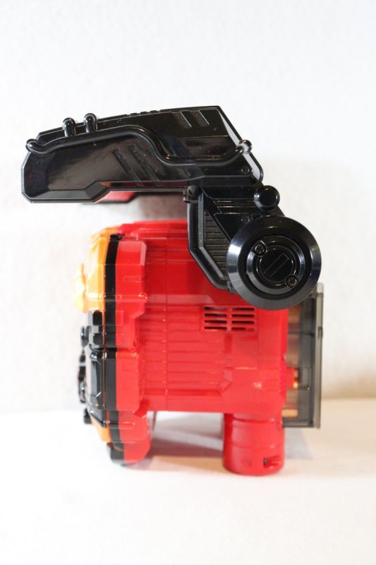 Kamen Rider Build / DX Cross-Z Magma Knuckle with Package