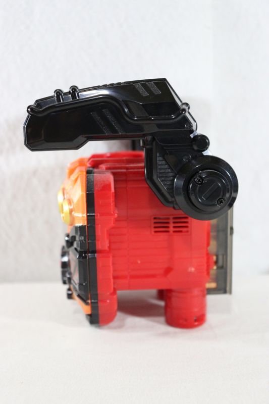 Kamen Rider Build / DX Cross-Z Magma Knuckle with Package