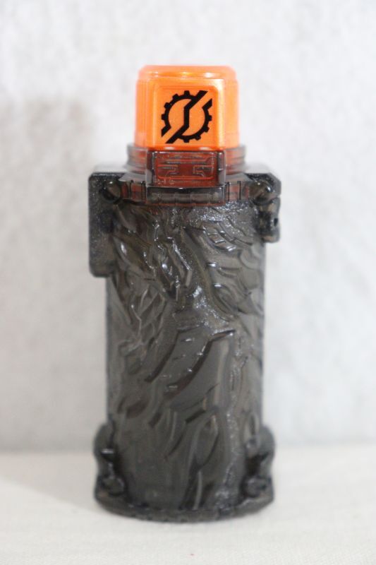 Kamen Rider Build / DX Cross-Z Magma Knuckle with Package