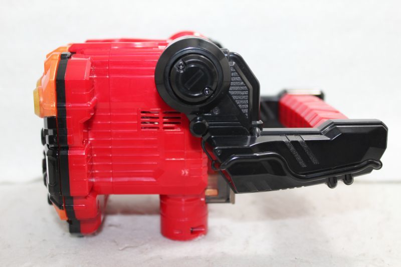 Kamen Rider Build / DX Cross-Z Magma Knuckle Used