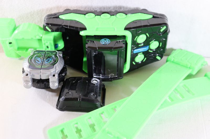 Kamen Rider Zi-O / DX BeyonDriver & DX Woz Miride Watch Used