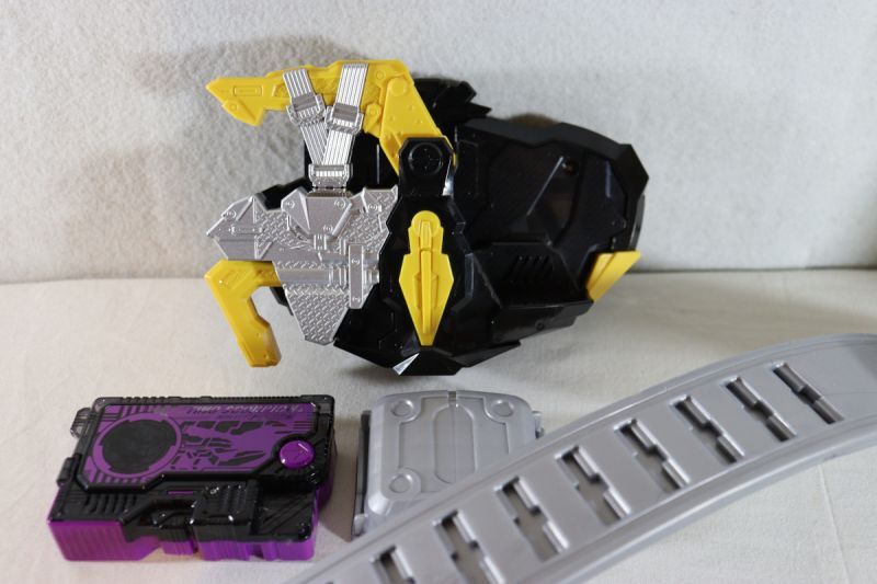 Kamen Rider Zero-One / DX Force Riser & Sting Scorpion Progrise Key