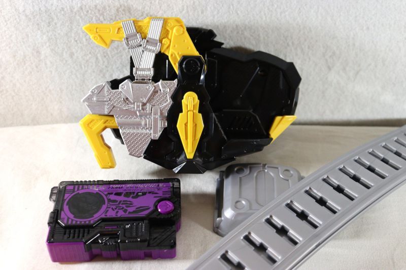 Kamen Rider Zero-One / DX Force Riser & Sting Scorpion Progrise Key