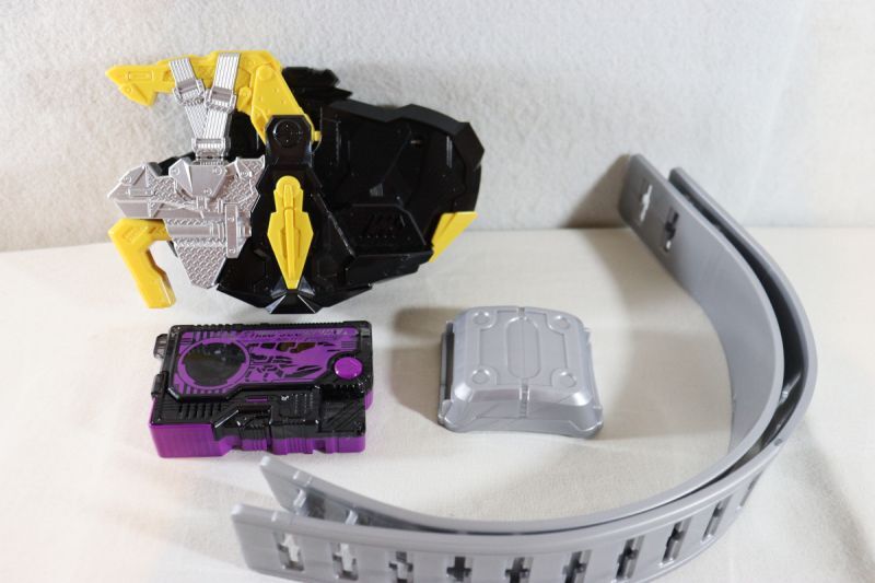 Kamen Rider Zero-One / DX Force Riser & Sting Scorpion Progrise Key