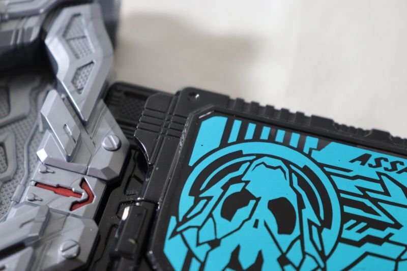 Kamen Rider Zero-One / DX Assault Wolf Progrise Key Used
