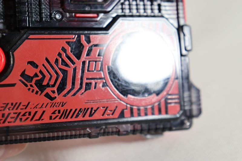 Kamen Rider Zero-One / DX Flaming Tiger Progrise Key
