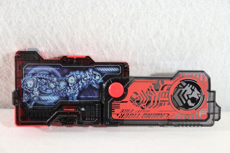 Kamen Rider Zero-One / DX Flaming Tiger Progrise Key