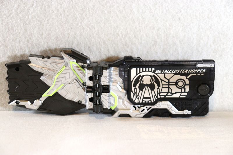 Kamen Rider Zero-One / DX Metal Cluster Hopper Progrise Key