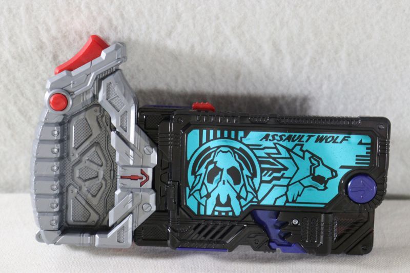 Kamen Rider Zero-One / DX Assault Wolf Progrise Key Used