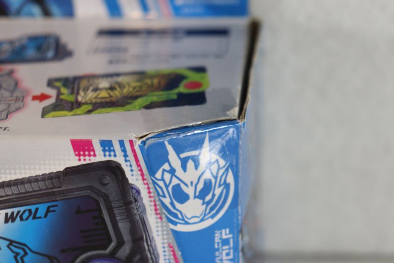 Kamen Rider Zero-One / DX Assault Wolf Progrise Key with Package