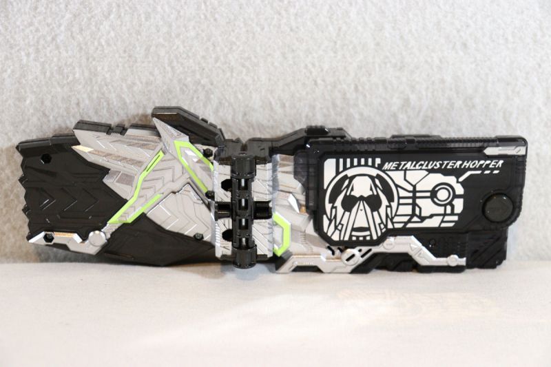 Kamen Rider Zero-One / DX Metal Cluster Hopper Progrise Key