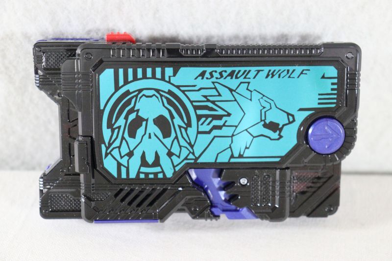Kamen Rider Zero-One / DX Assault Wolf Progrise Key with Package