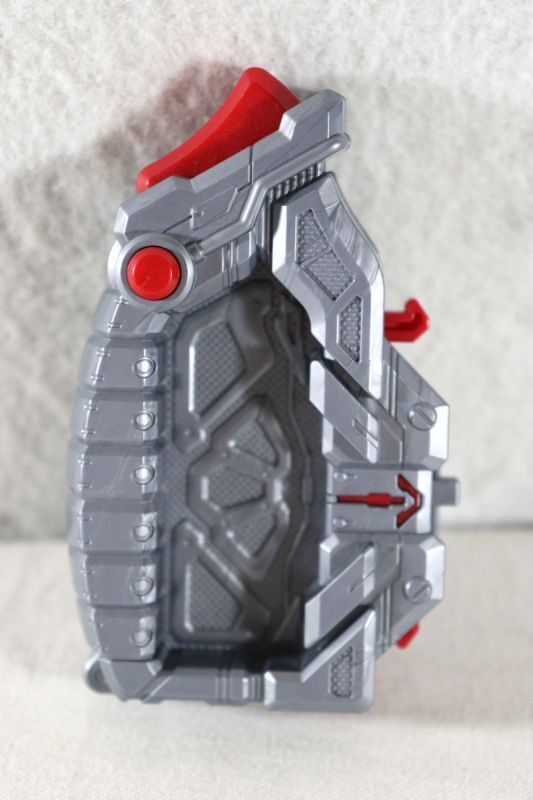 Kamen Rider Zero-One / DX Assault Wolf Progrise Key with Package