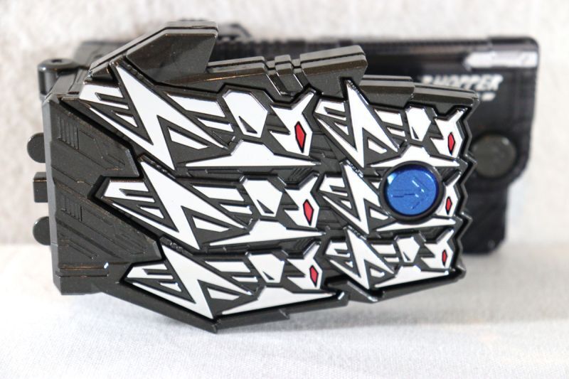 Kamen Rider Zero-One / DX Metal Cluster Hopper Progrise Key