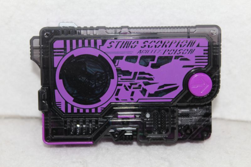 Kamen Rider Zero-One / DX Sting Scorpion Progrise Key Used