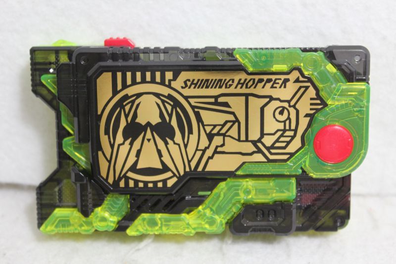 Kamen Rider Zero-One / DX Shining Hopper Progrise Key Used