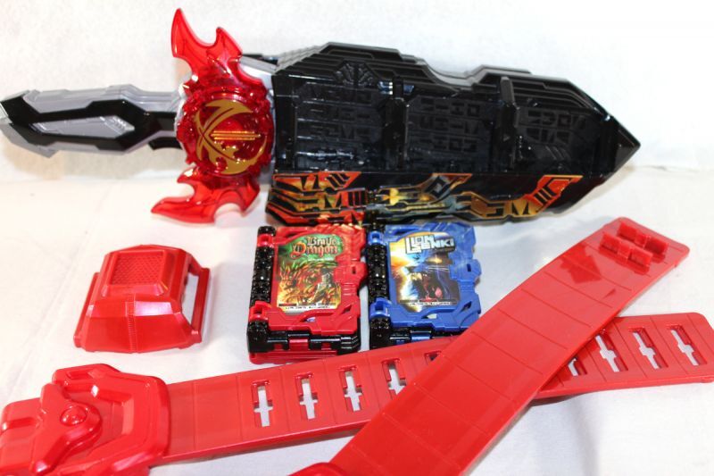 Kamen Rider Saber / DX Seiken Swordriver & Suiseiken Nagare Emblem ...