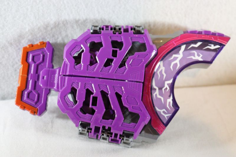 Kamen Rider Geats / DX Zombie Raise Buckle & Raise Buckle Holder Set with Package