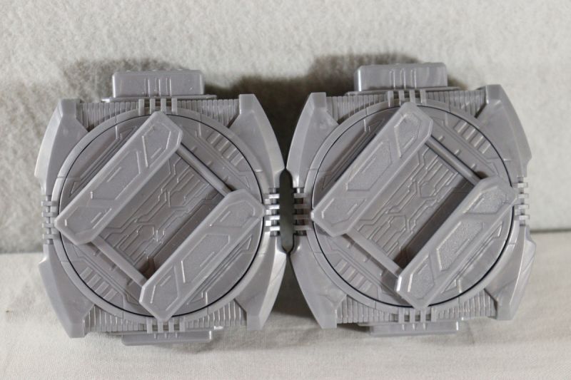 Kamen Rider Geats / DX Desire Driver & Zombie Raise Buckle & Raise Buckle Holder Set