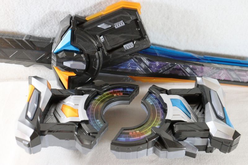 Kamen Rider Geats / DX Command Twin Buckle & Raising Sword