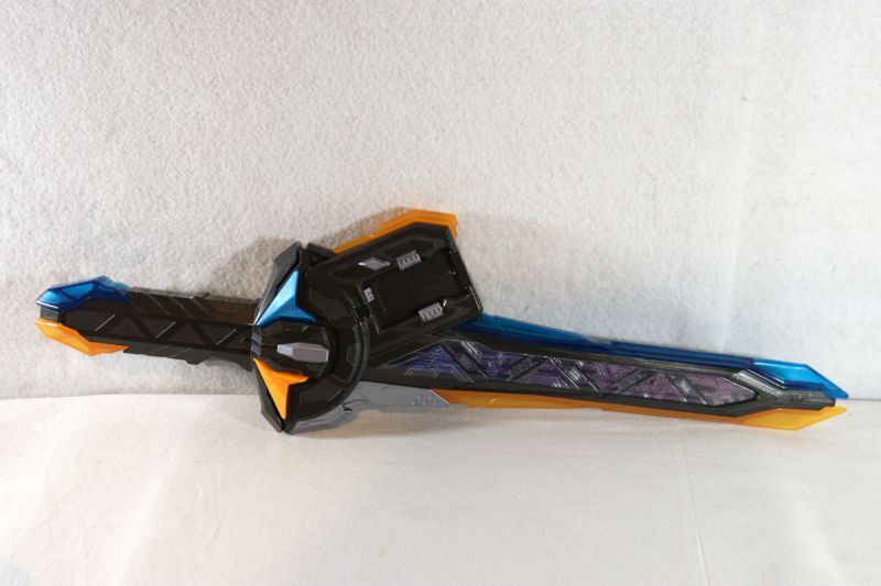 Kamen Rider Geats / DX Command Twin Buckle & Raising Sword