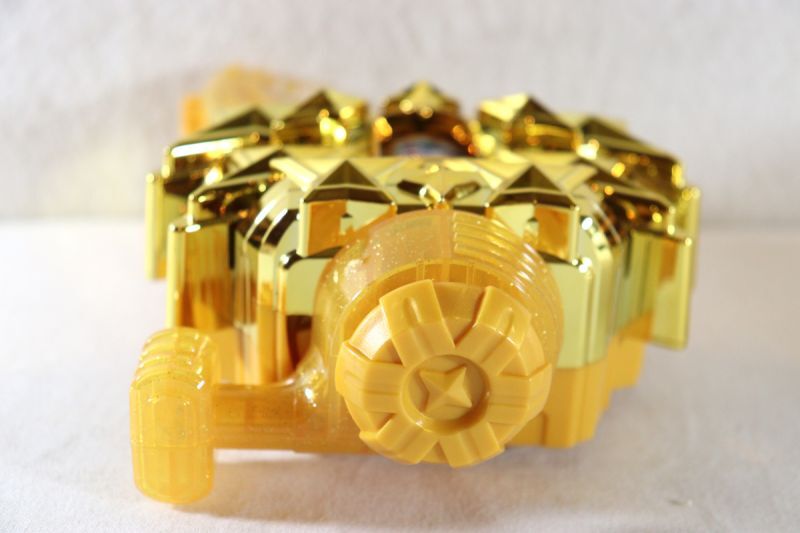Kamen Rider Geats / DX Fever Slot Raise Buckle