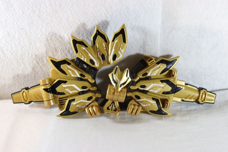 Kamen Rider Geats / DX Dooms Geats Raise Buckle with Package