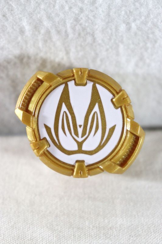 Kamen Rider Geats / DX Dooms Geats Raise Buckle with Package