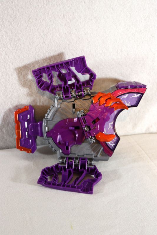 Kamen Rider Geats / DX Zombie Raise Buckle & Buffa Core ID