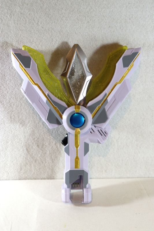 Ultraman Trigger / DX GUTS Sparklence & Trigger Power Type Key ...