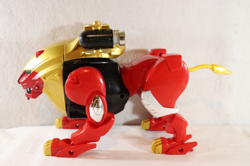 Wild Force Lion Zord