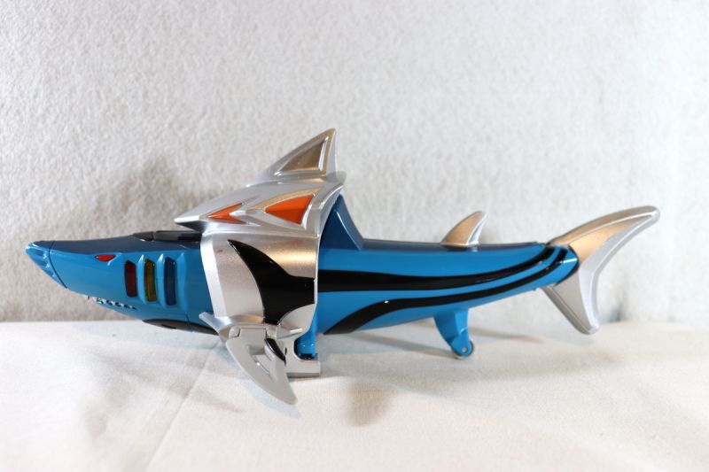 Power Rangers Jungle Fury Shark Zord