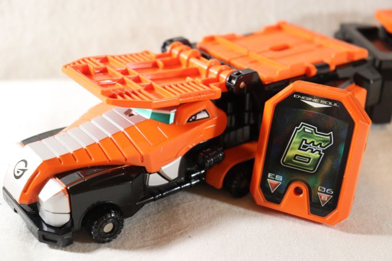 Engine Sentai Go-Onger / Engine Gattai Series 06 Engine Carrigator Used
