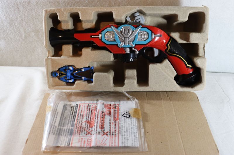 Kaizoku Sentai Gokaiger / Gokai Gun with Package