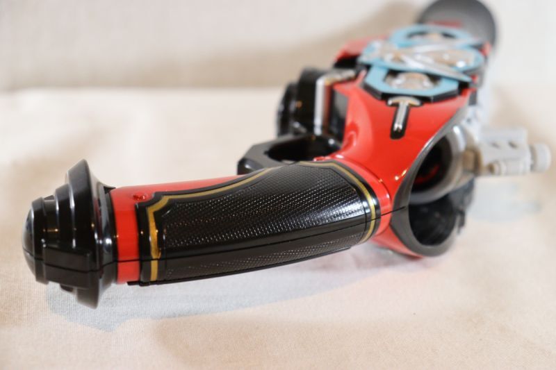 Kaizoku Sentai Gokaiger / Gokai Gun with Package