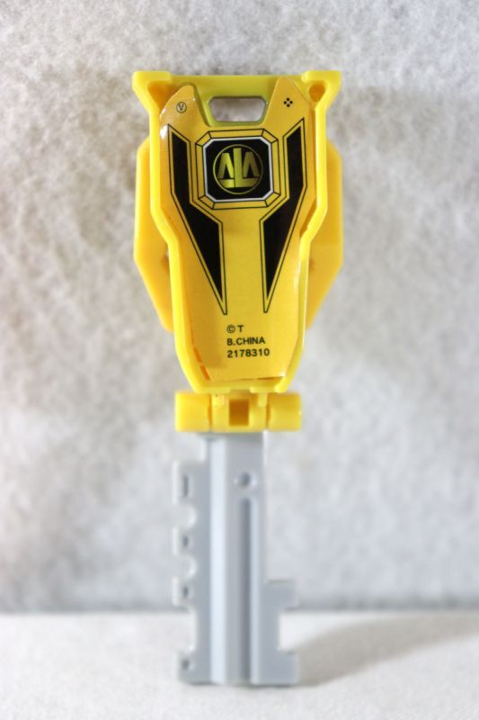 Kaizoku Sentai Gokaiger / Yellow Lion Ranger Key Choujuu Sentai Liveman