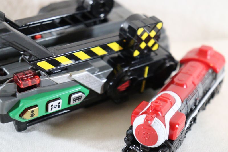 Ressha Sentai ToQger / ToQ Changer & Red Ressha Used